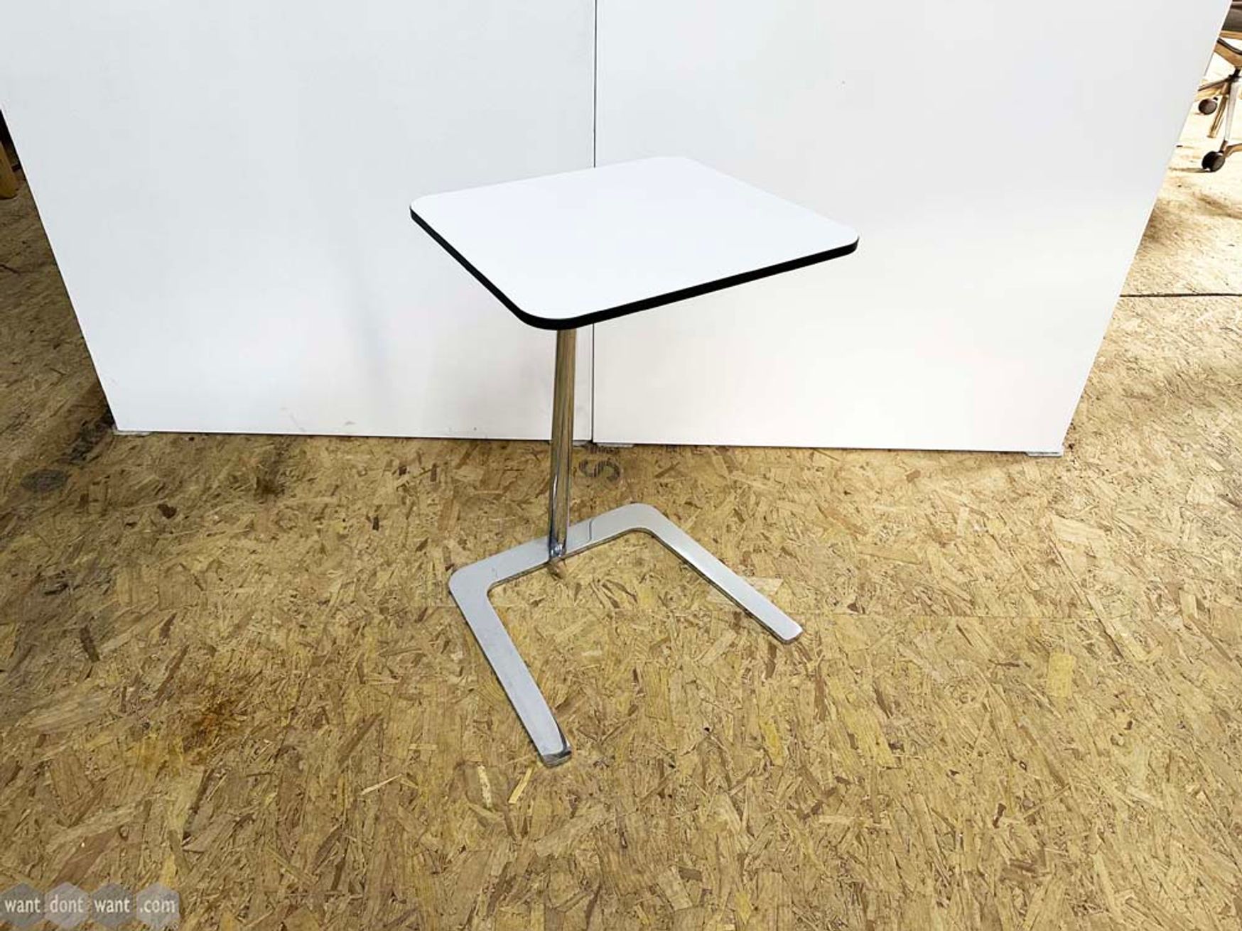 Want Dont Want.Com Second Hand Office Furniture Used Office Furniture Tables Breakout Cafe Coffee Side Used Boss Design Laptop Table