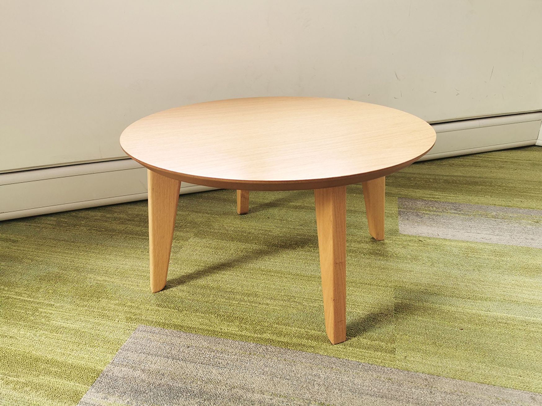 Want Dont Want.Com Second Hand Office Furniture Used Office Furniture Tables Breakout Cafe Coffee Side Used Naughtone Dalby Coffee Table
