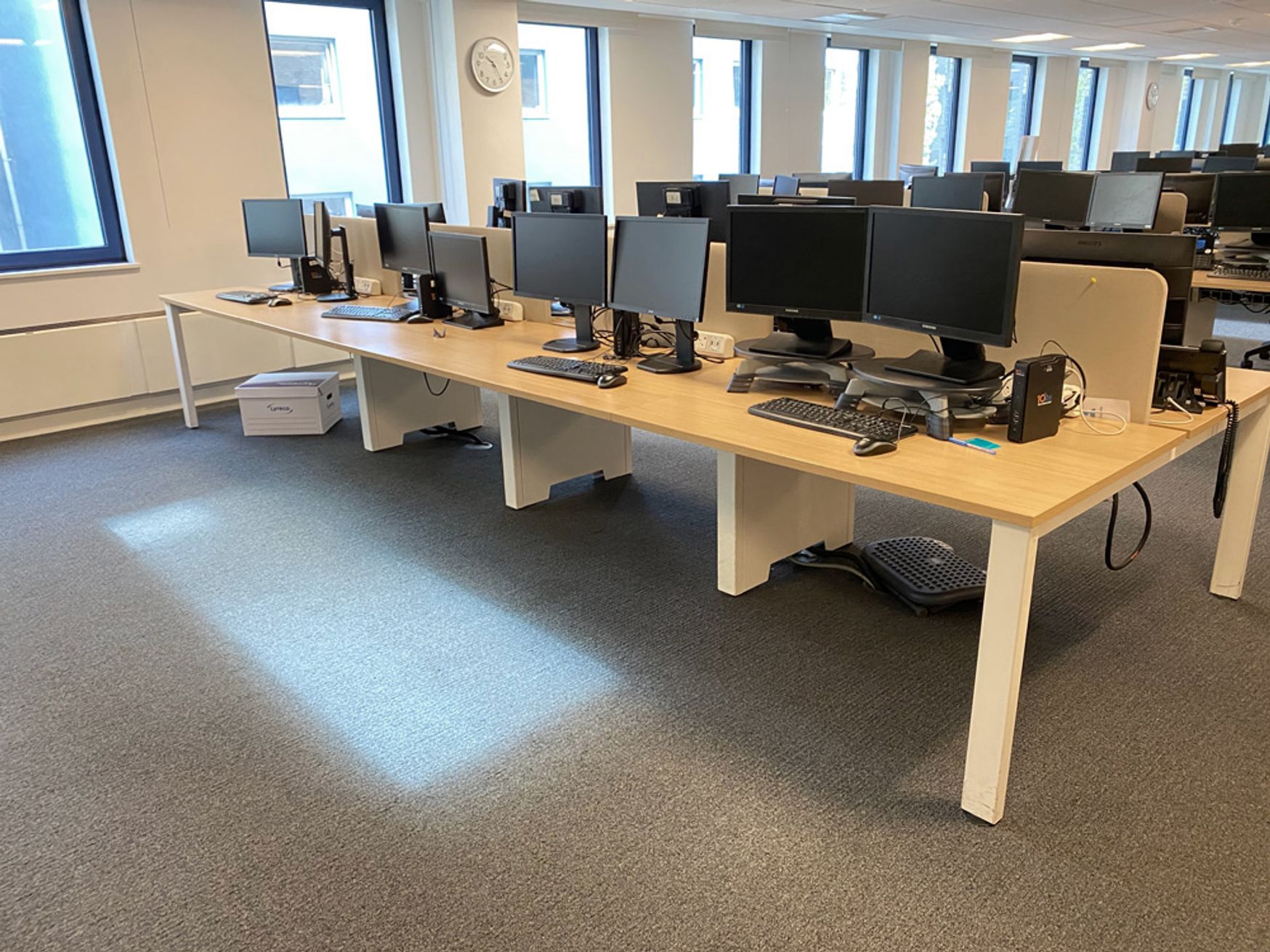 Want Dont Want.Com Second Hand Office Furniture Used Office Furniture Desks Desks and Workstations Used Senator Torasen 1200mm wide bench desk positions with oak tops and white frames
